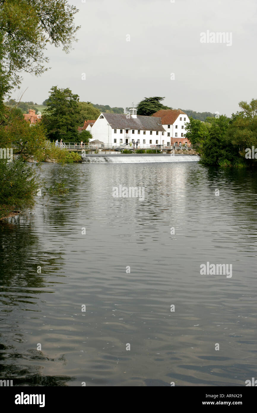 Hambleden lock on river thames hi-res stock photography and images - Alamy
