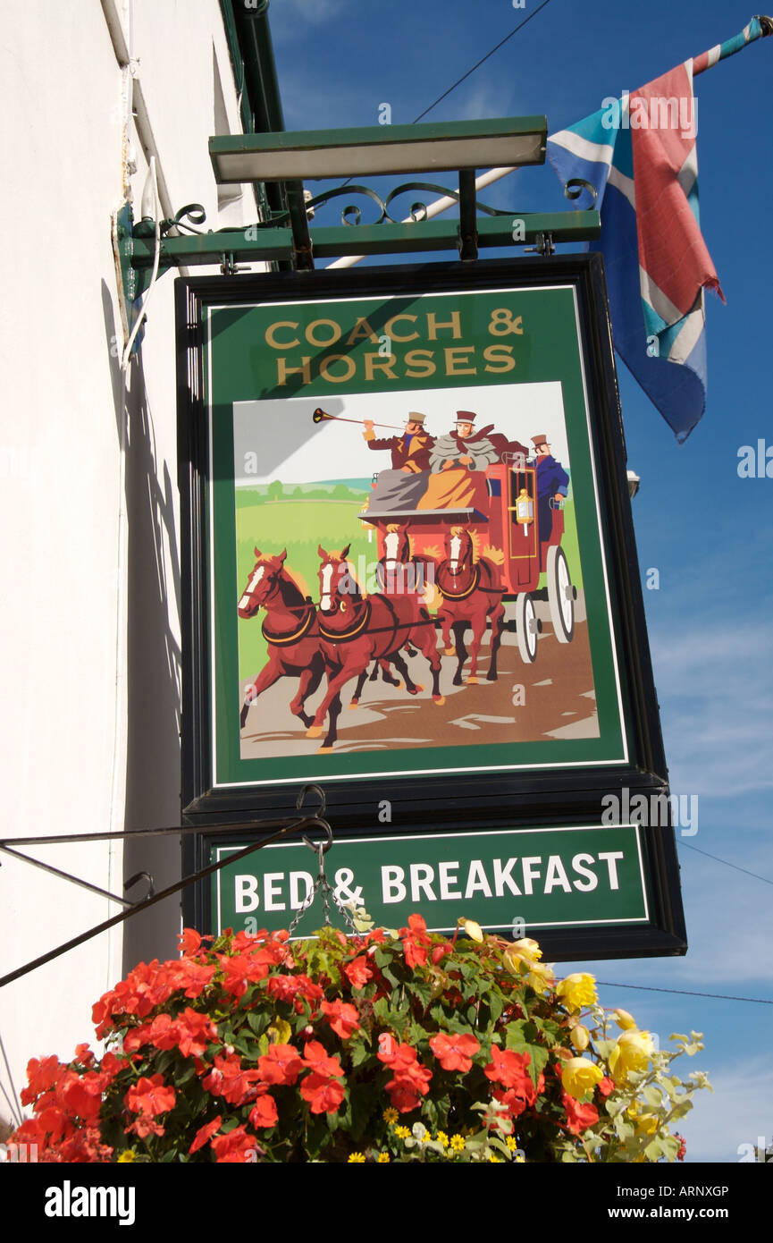 Coach and horses pubs hi-res stock photography and images - Alamy