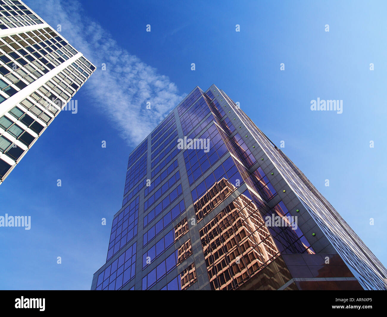 Reflective glass tower hi-res stock photography and images - Alamy