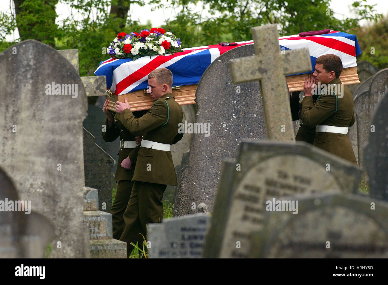 Funeral of Pte. Andrew Kelly (Parachute Regt.) taking place at Maker in ...
