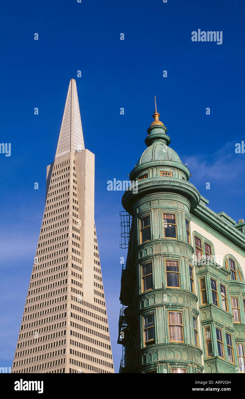 USA, San Francisco, Transamerica Tower and Victorian architecture Stock ...