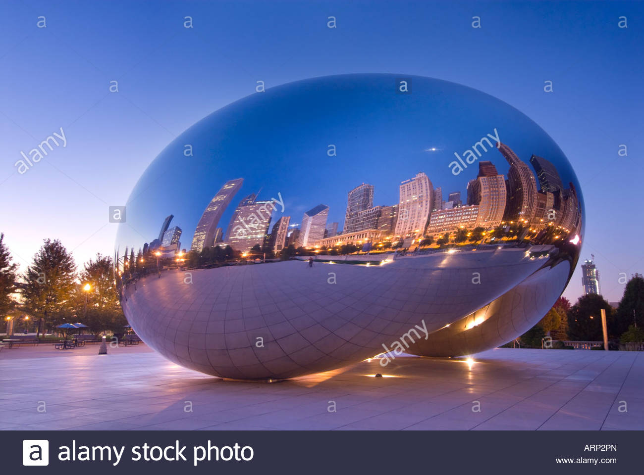 Chicago Cloud Gate Sculpture High Resolution Stock Photography and ...