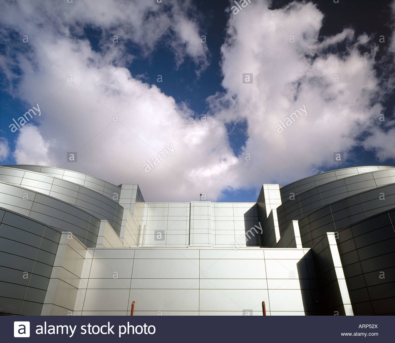 Symmetrical Building Stock Photos & Symmetrical Building Stock Images ...