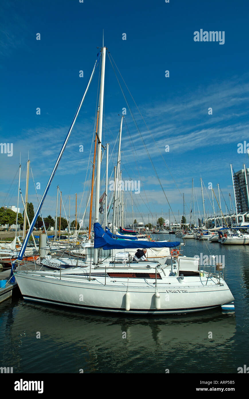 Belayed hi-res stock photography and images - Alamy