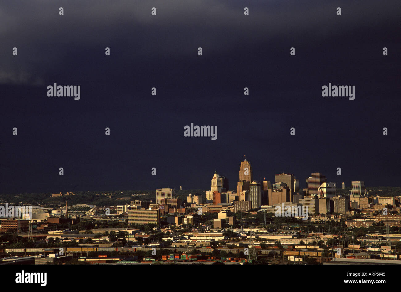 Cincinnati Ohio Skyline with dark storm clouds Stock Photo - Alamy