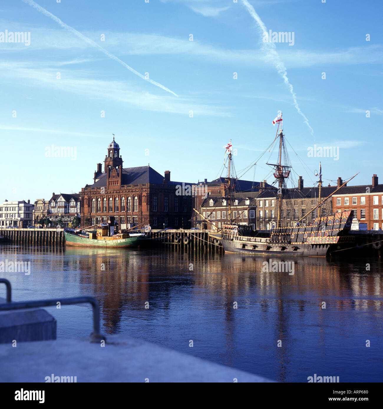 Yarmouth docks hi-res stock photography and images - Alamy