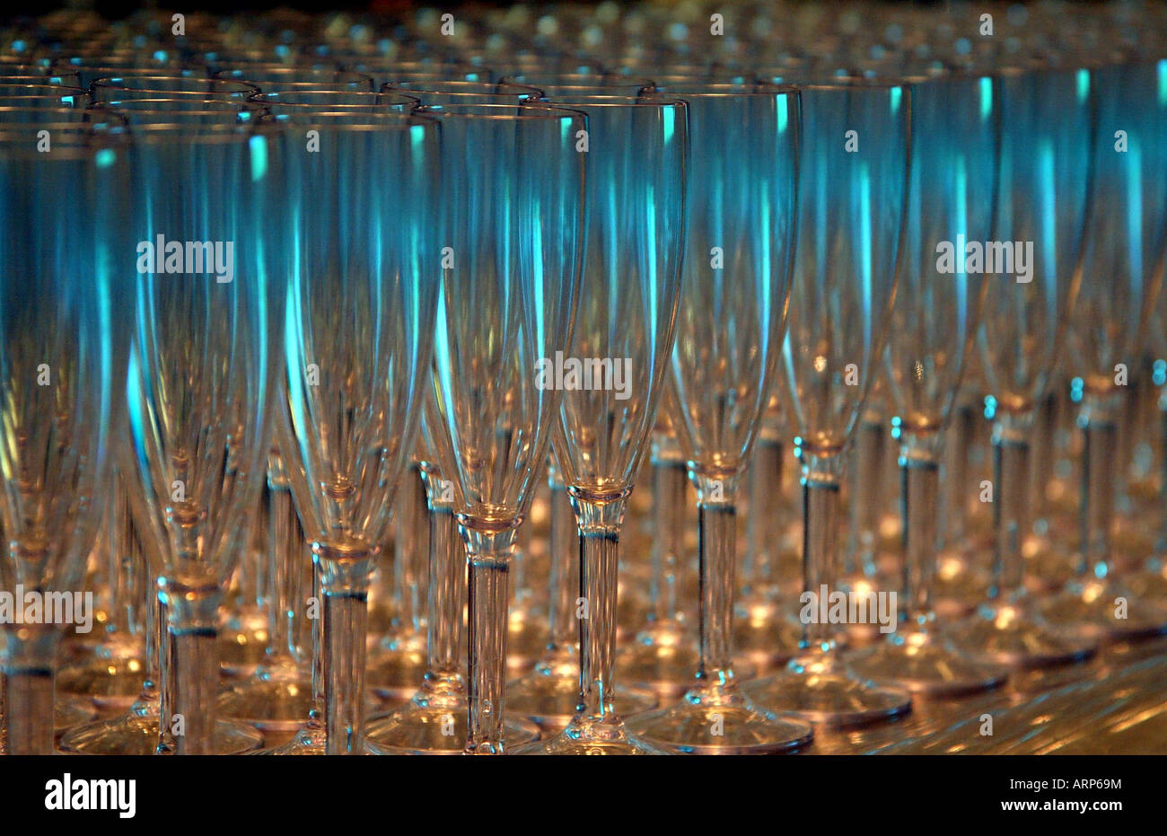 Empty champagne flutes hi-res stock photography and images - Alamy