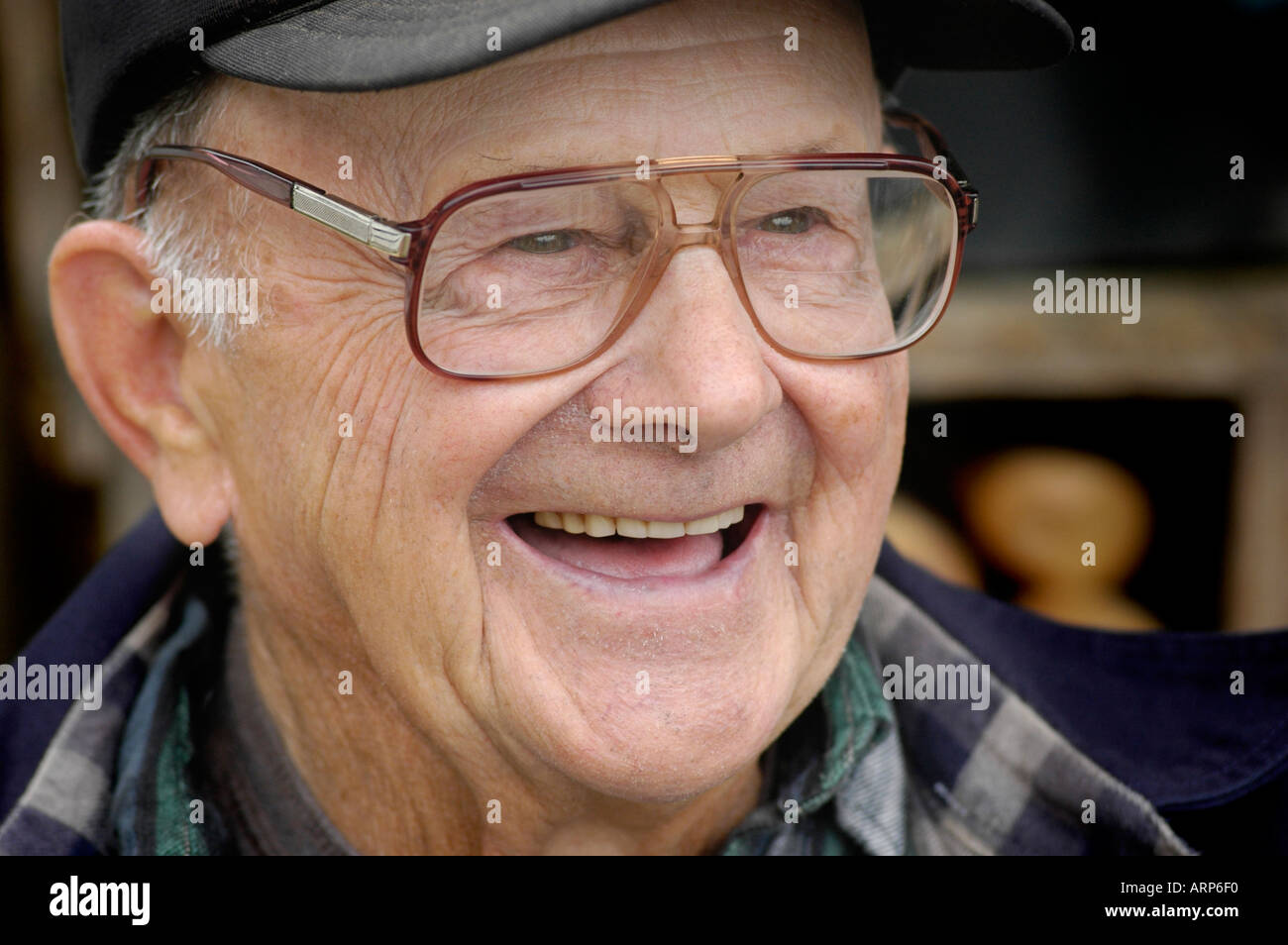 Older folks hi-res stock photography and images - Alamy