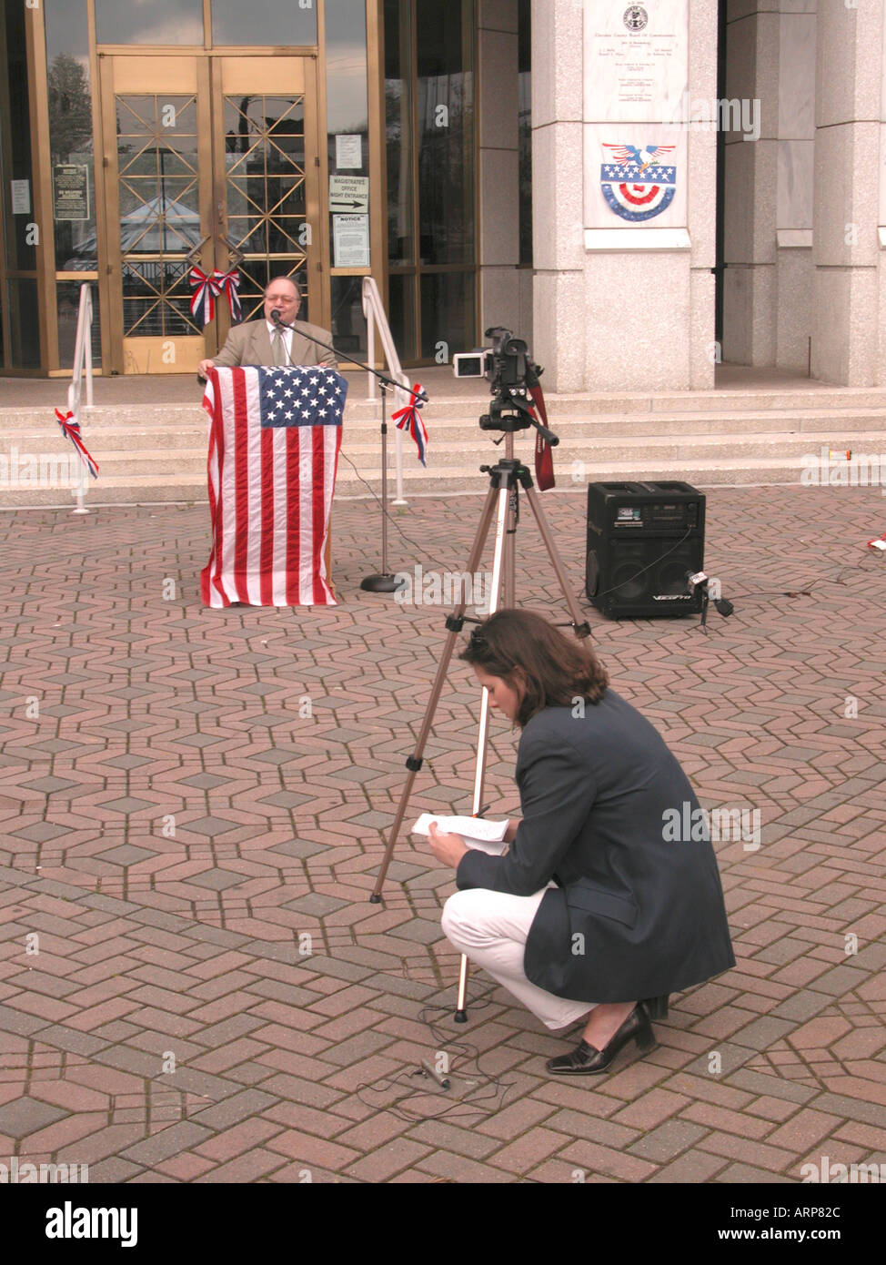 War reporter female hi-res stock photography and images - Alamy