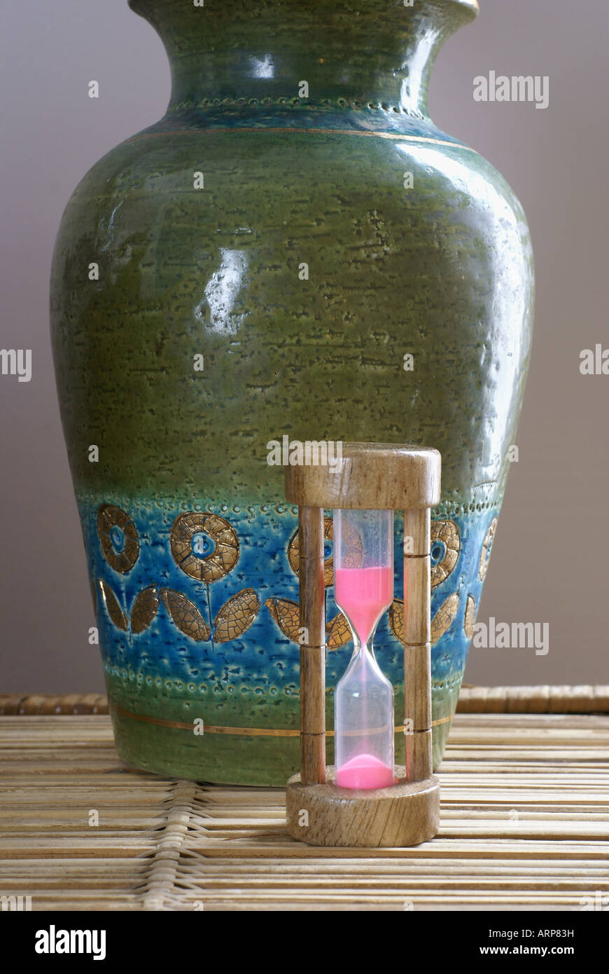 Sand timer side hi-res stock photography and images - Alamy