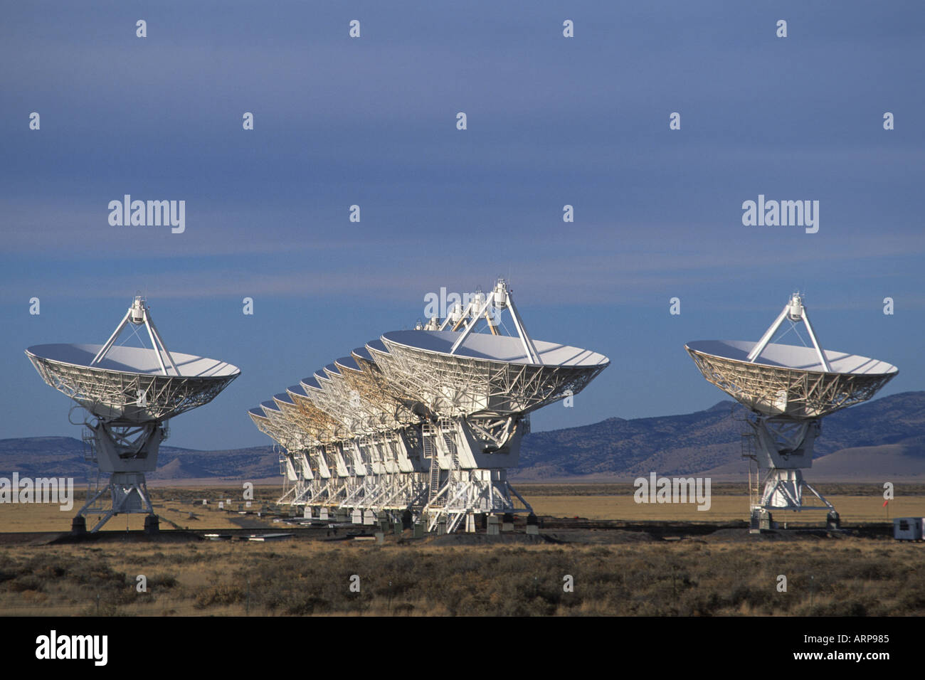 Very Large Array radio telescope National Radio Astronomy Observatory ...