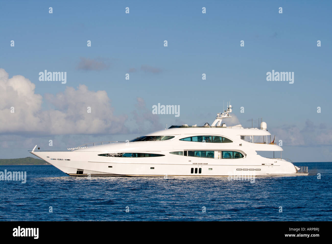 Luxury yacht hi-res stock photography and images - Alamy