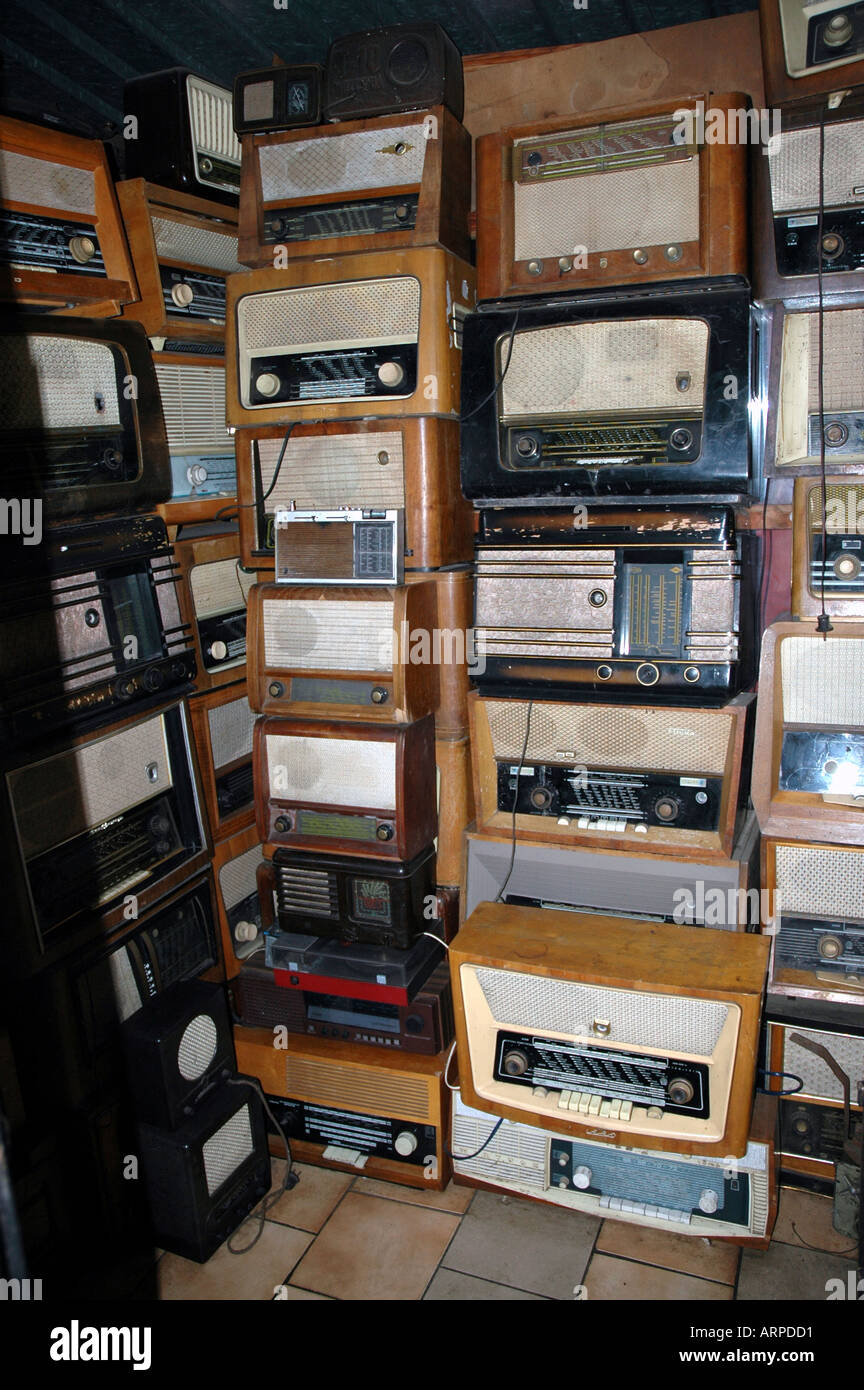 Old fashioned radios Stock Photo - Alamy
