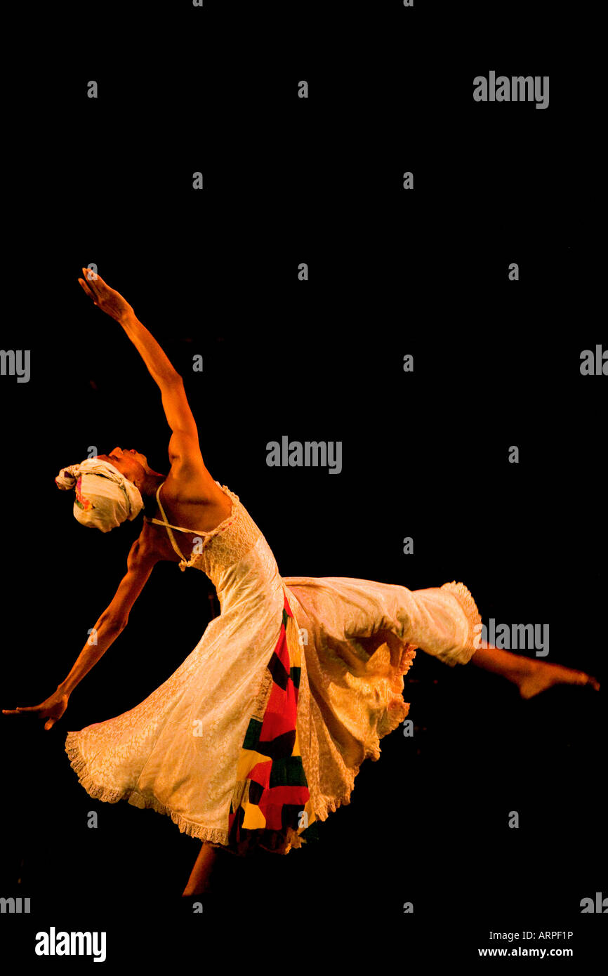 The LULA WASHINGTON DANCE THEATRE at the LINCOLN CENTER PLAZA NEW YORK ...