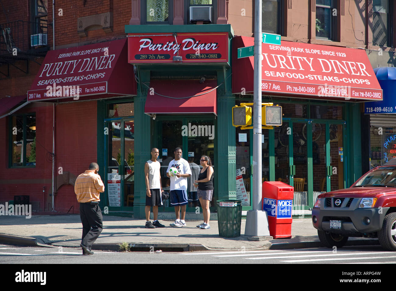 The PURITY DINER at 7TH and 7TH PARK SLOPE BROOKLYN NEW YORK CITY Stock ...