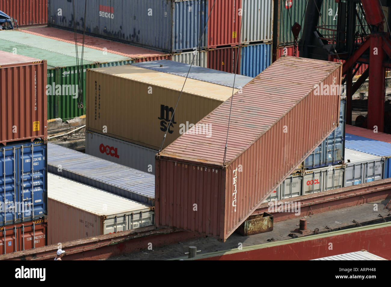 Terminal kowloon island port import hi-res stock photography and images ...