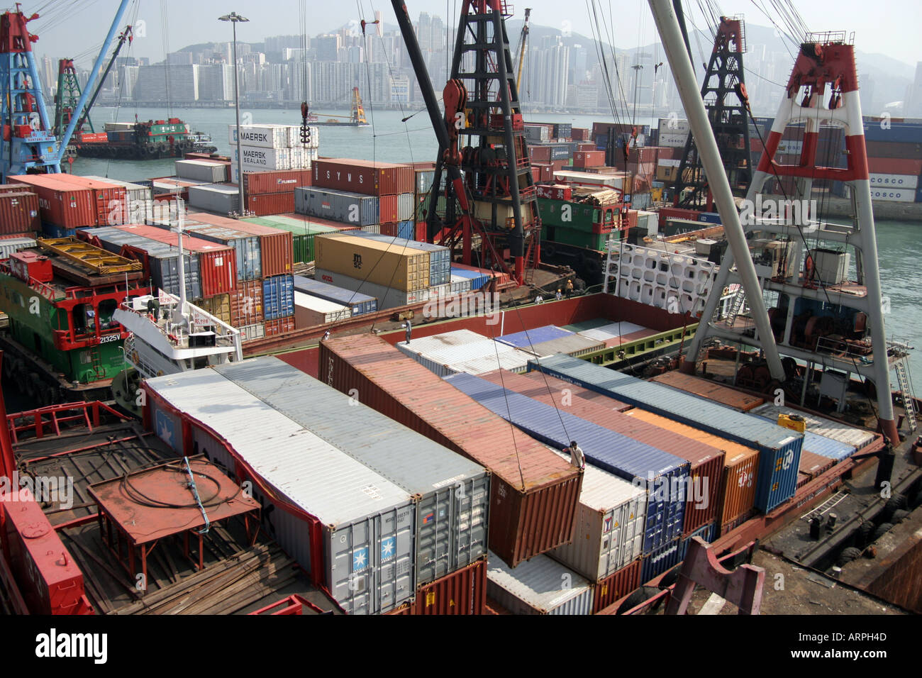 Hong Kong kowloon cargo shipping terminal Stock Photo - Alamy