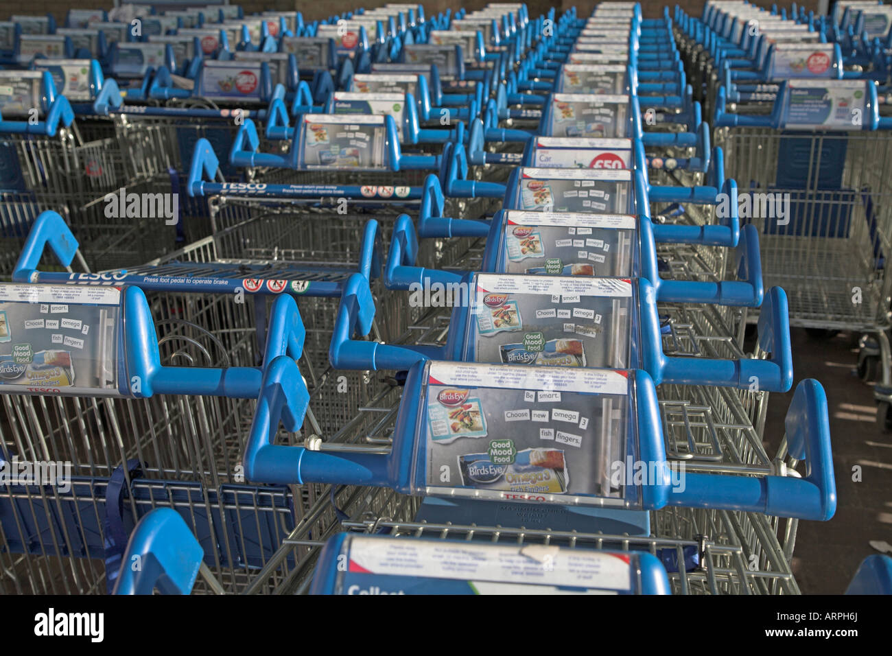 Tesco trolleys hi-res stock photography and images - Alamy