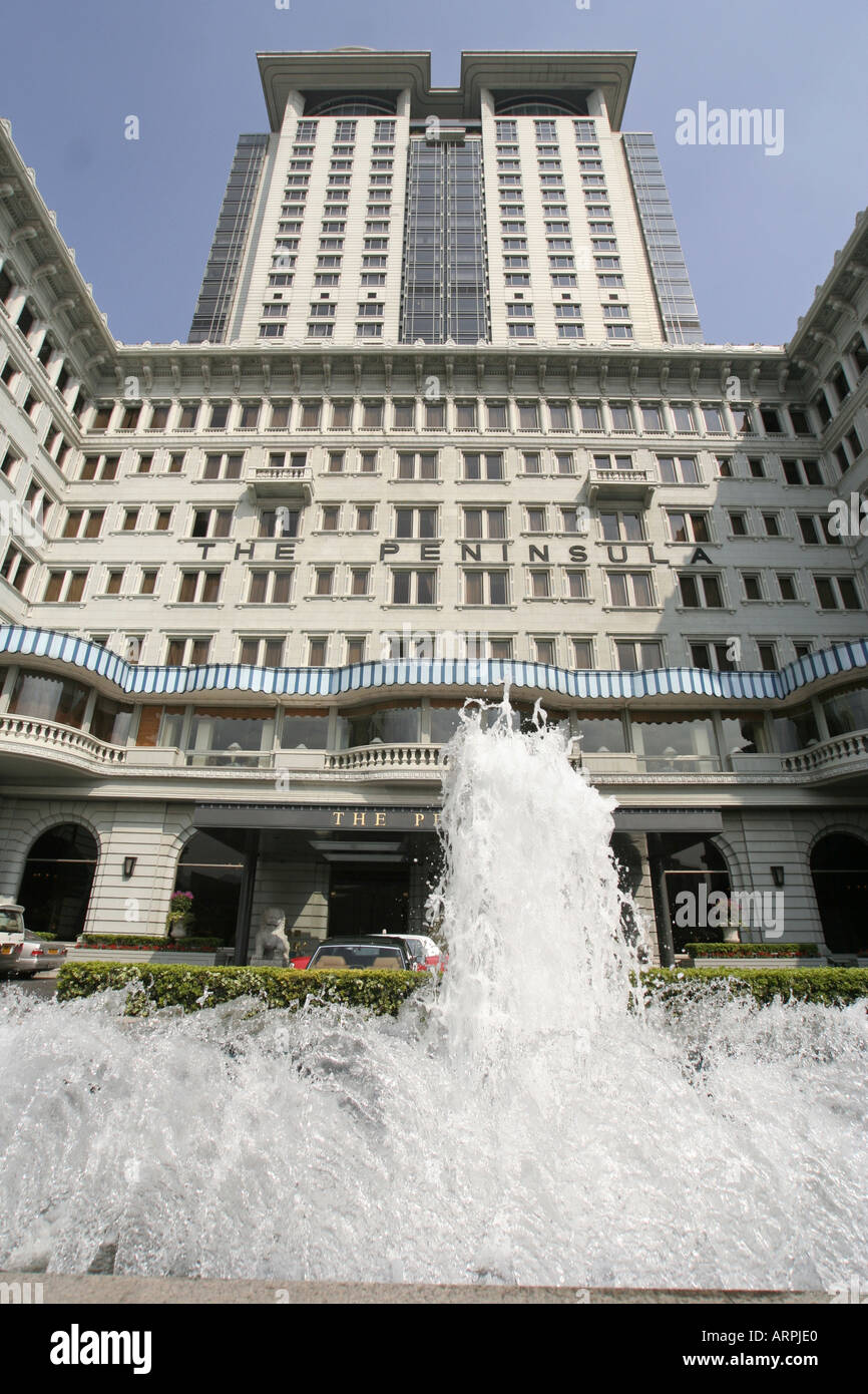 Famous peninsula hotel hong kong hi-res stock photography and images - Alamy