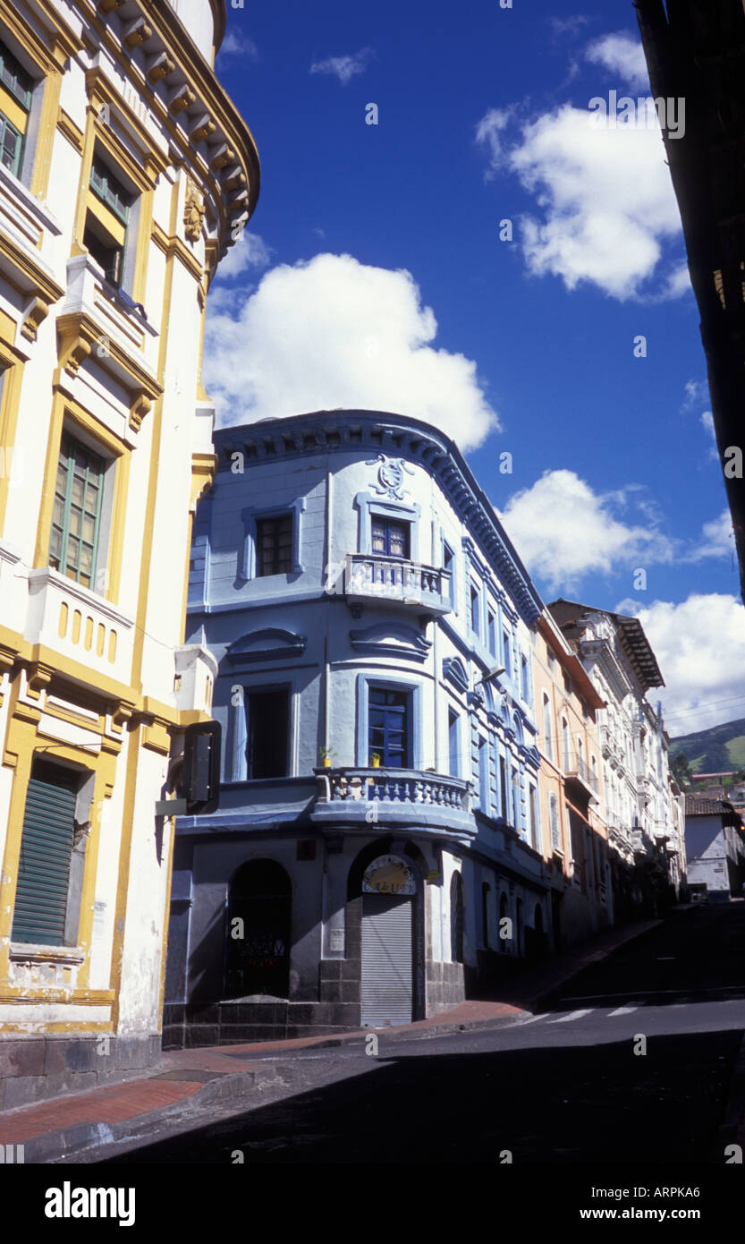 Colonial architecture in the Old City in Quito Stock Photo - Alamy
