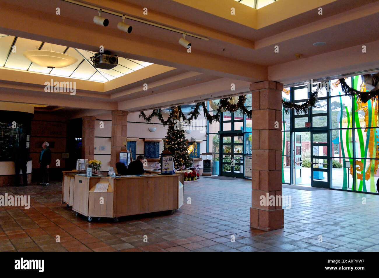 Aquarium welcome area hi-res stock photography and images - Alamy