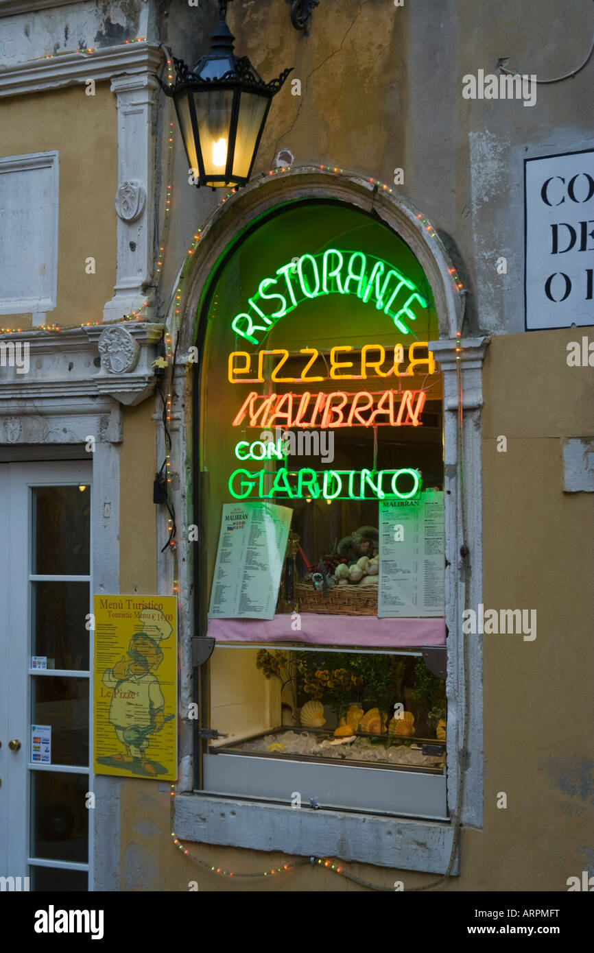 Neon ristorante (Restaurant), Pizzeria sign, Venice, Italy Stock Photo ...