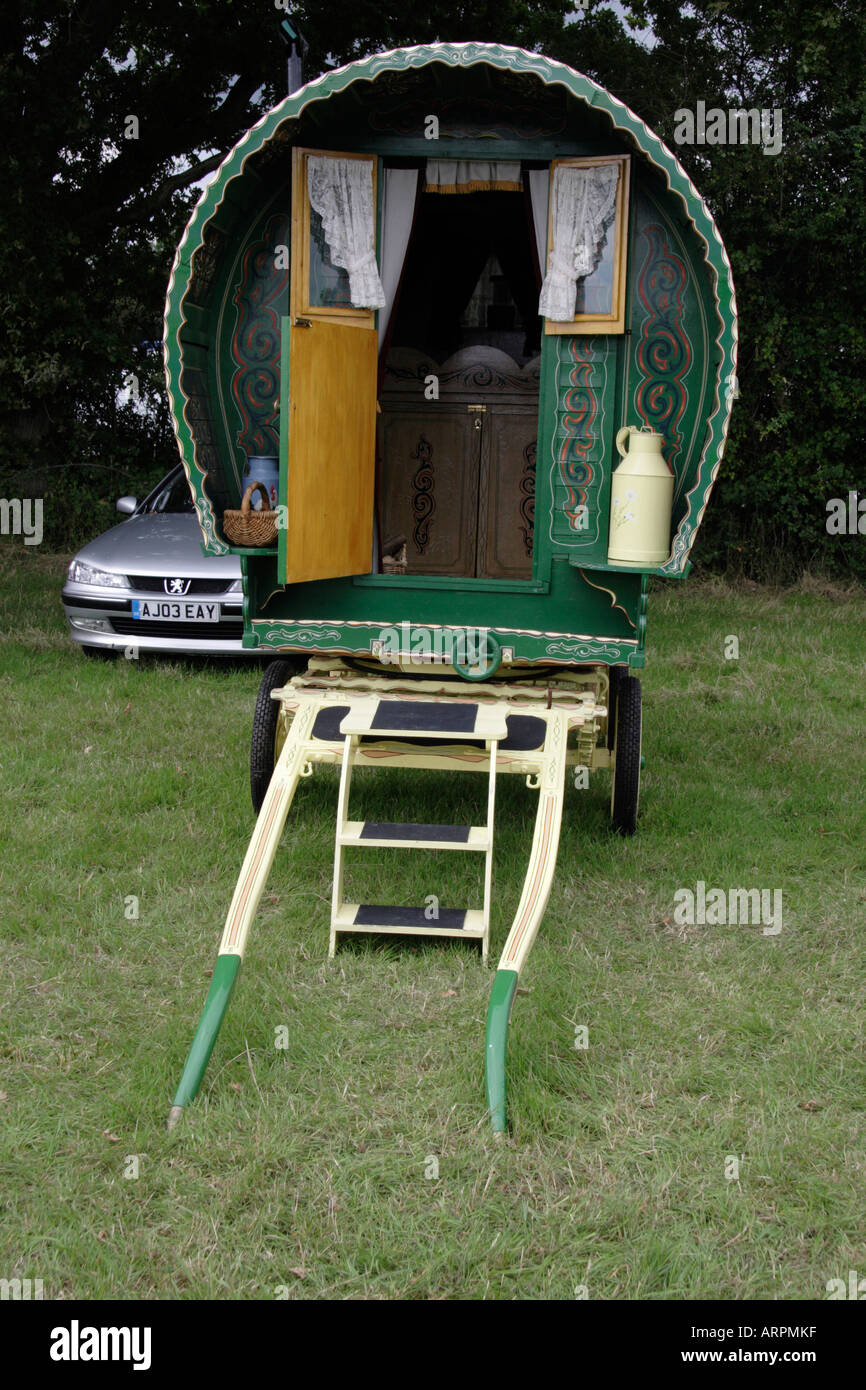 Gypsy romany caravan wagon hi-res stock photography and images - Alamy