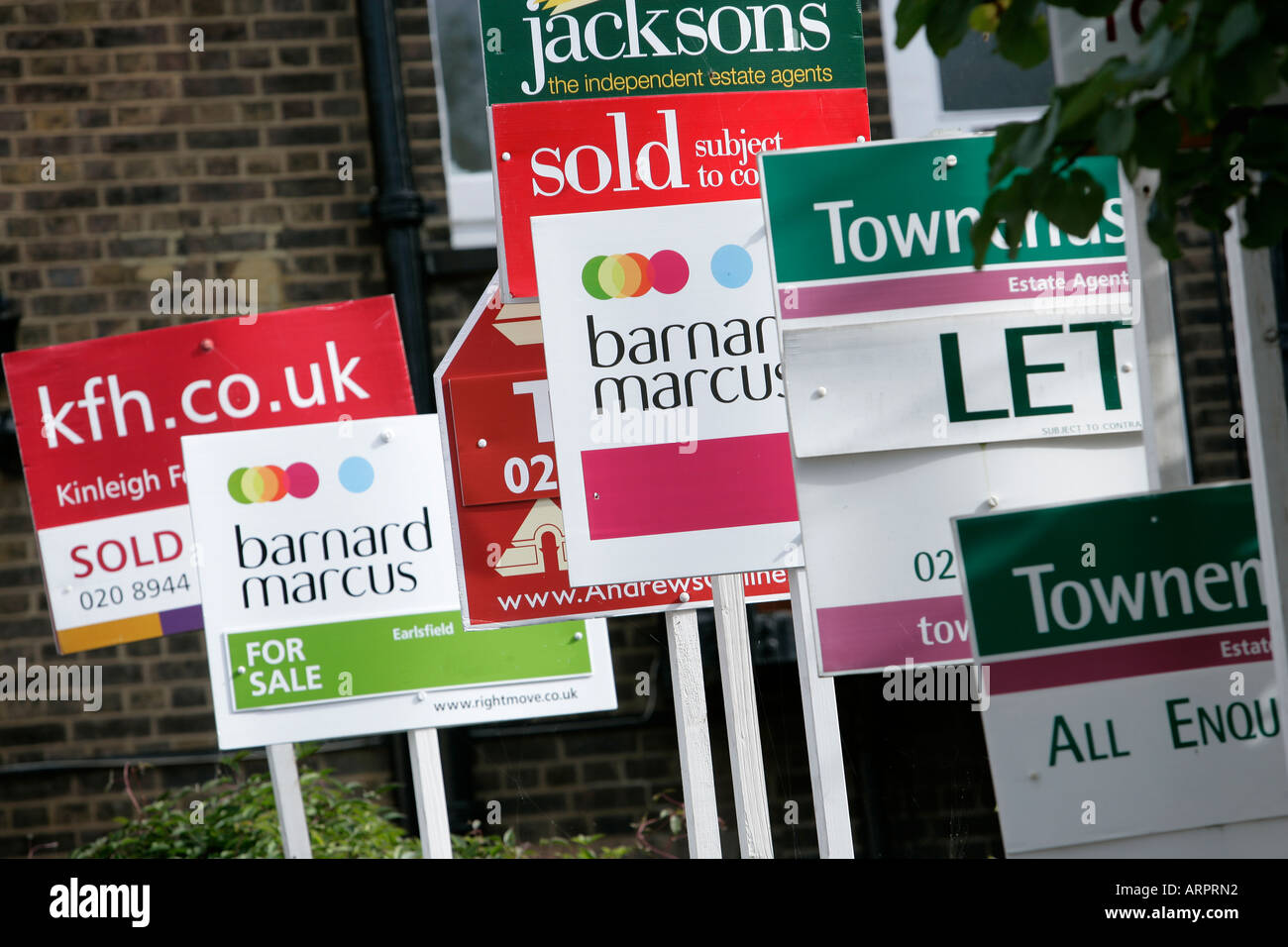 For Sale to let Sold signs Stock Photo - Alamy