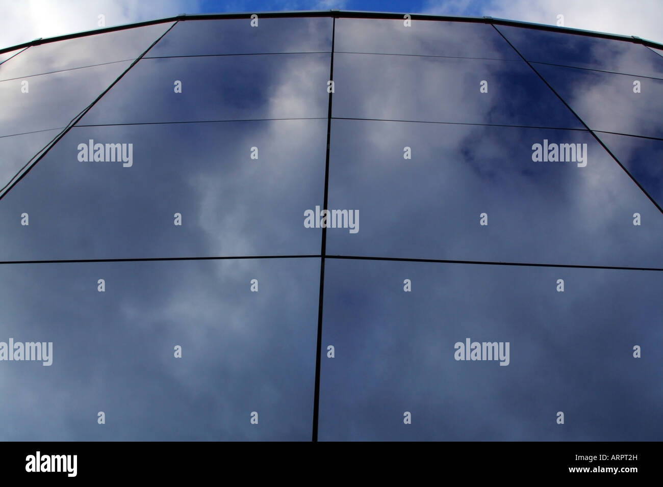 Glass panel building reflect hi-res stock photography and images - Alamy
