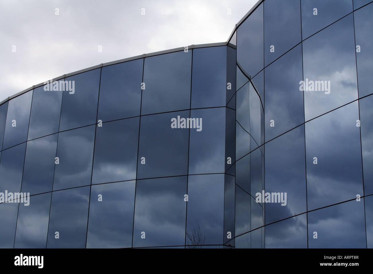 Glass panel building reflect hi-res stock photography and images - Alamy