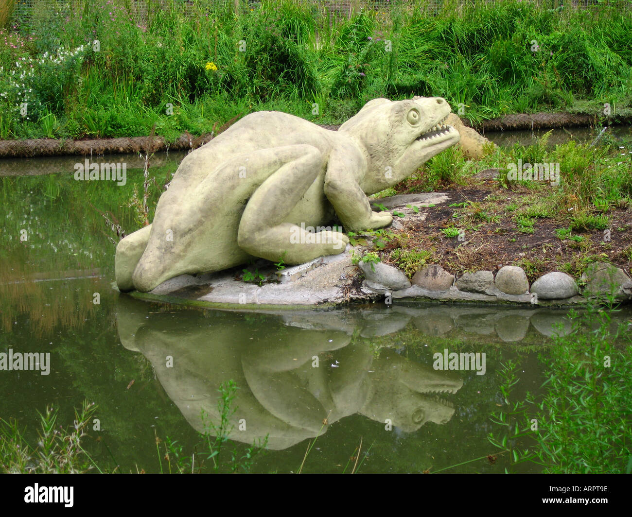 Labyrinthodon dinosaur model at Crystal Palace Park. The first dinosaur ...