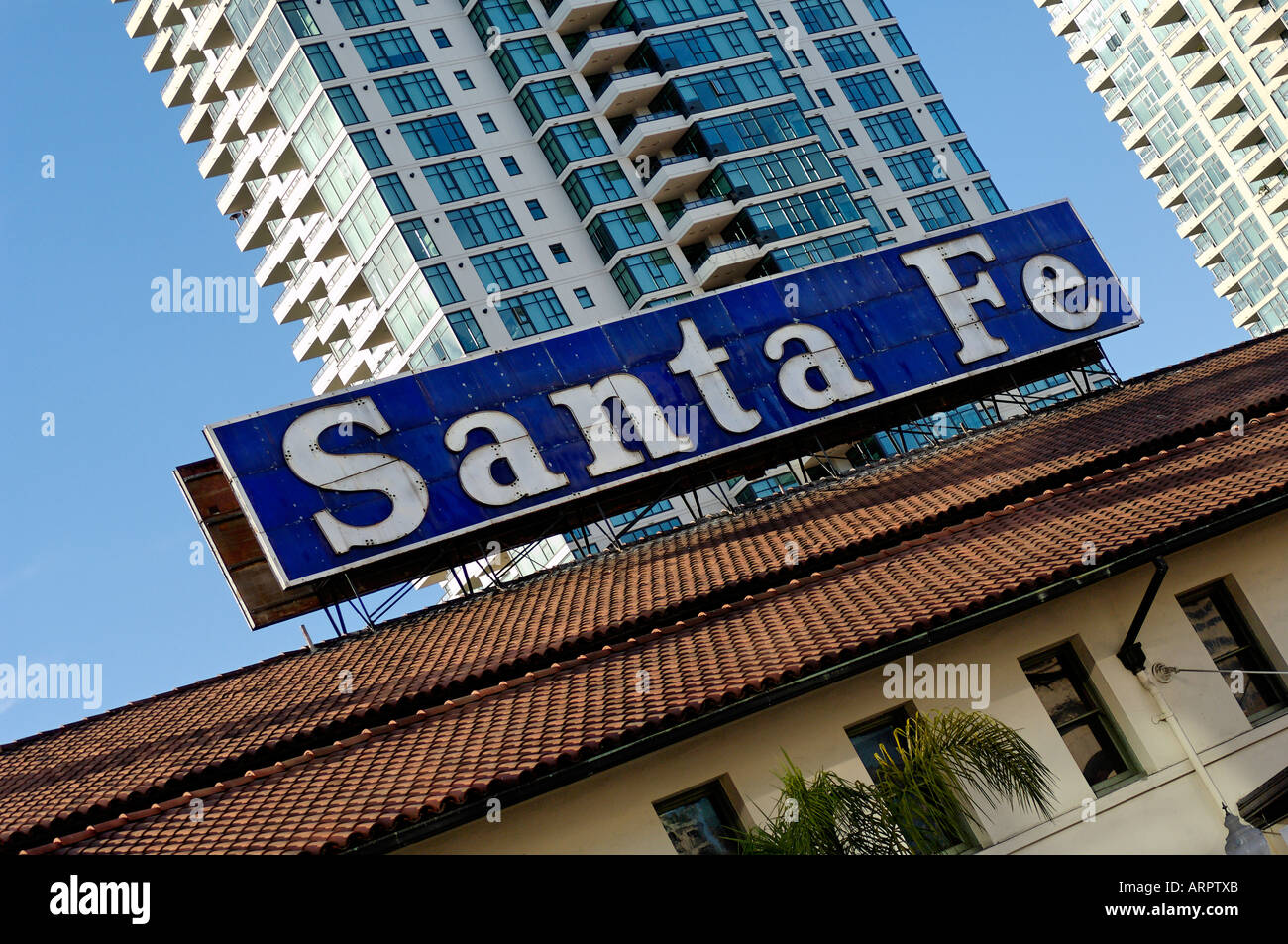 Santa fe sign spanish hi-res stock photography and images - Alamy