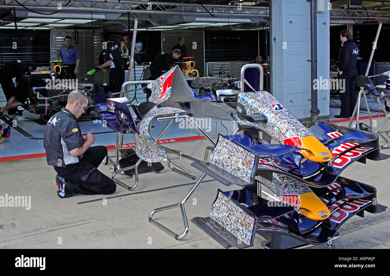 Formula 1 red bull pit garage hi-res stock photography and images - Alamy