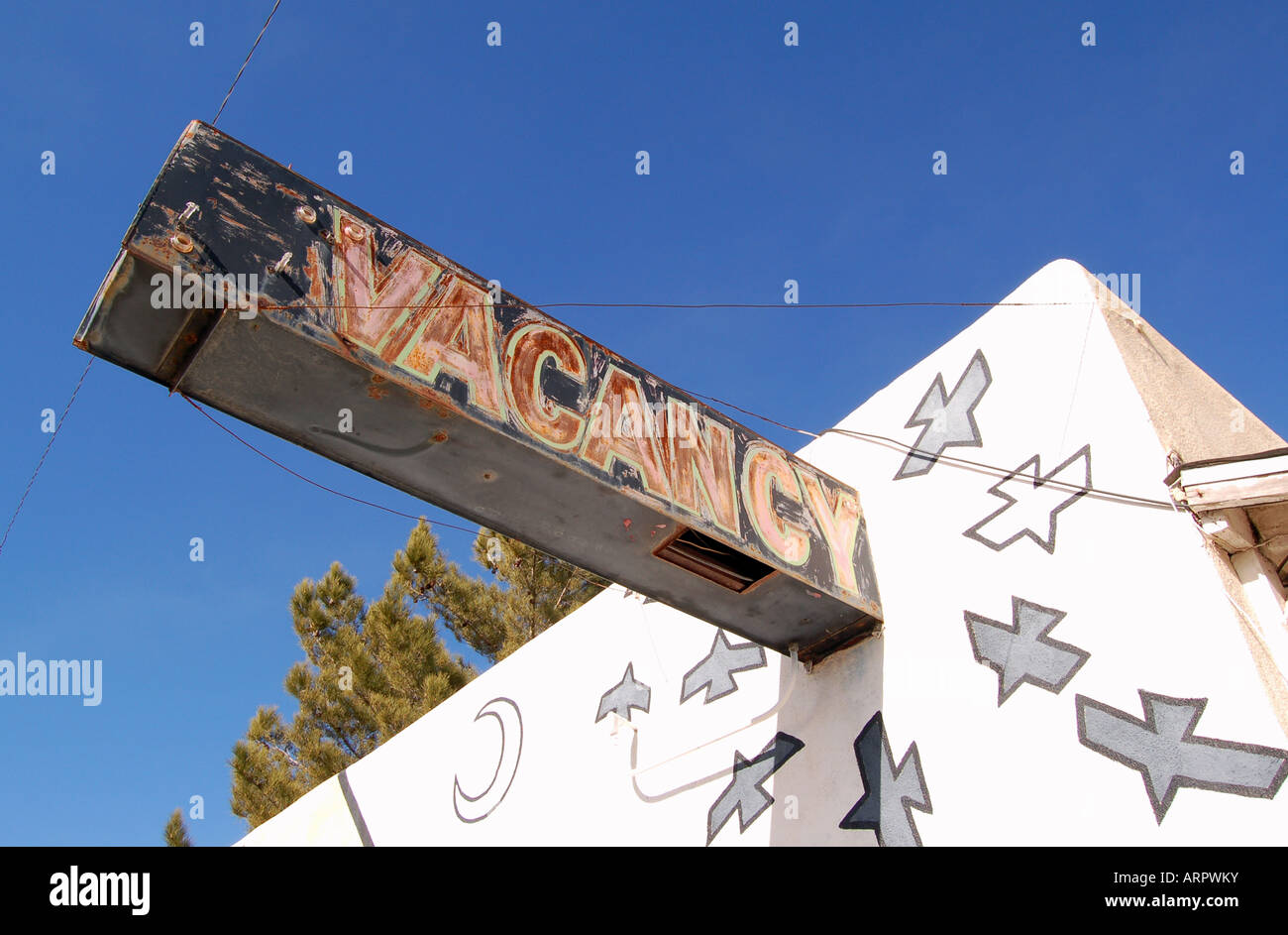 Old/vintage motel vacancy sign Stock Photo - Alamy