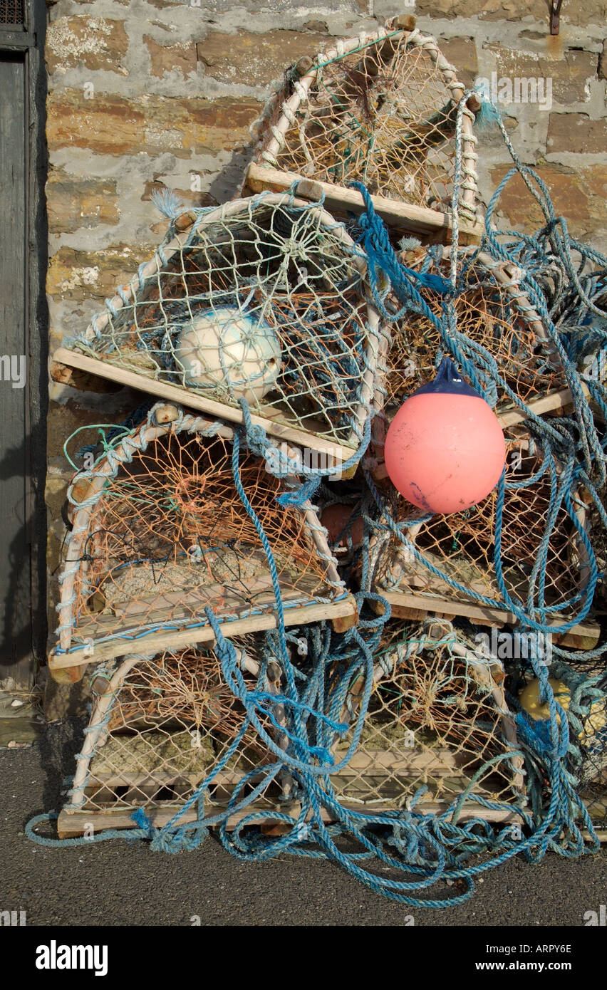 dh DUNBEATH CAITHNESS Creel crab lobster pots pink boat buoy floats ...