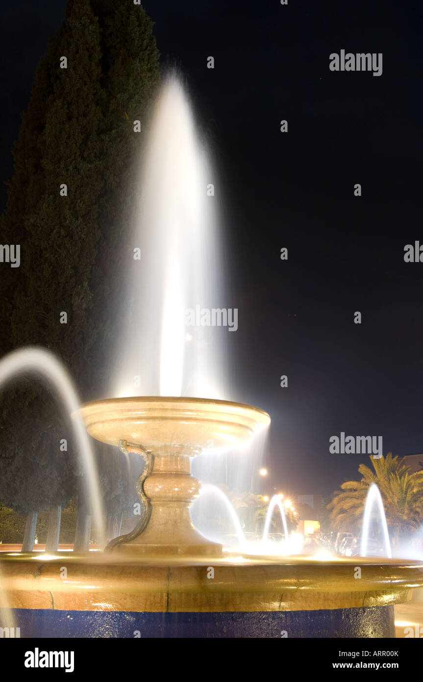 Fountain in marrakesh Stock Photo - Alamy