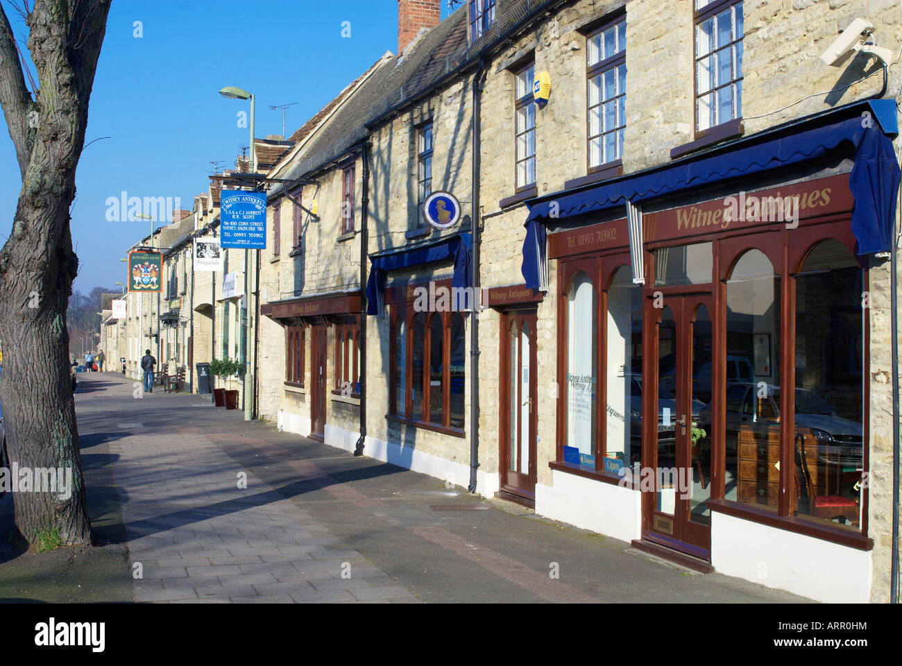 Witney oxfordshire shops hi-res stock photography and images - Alamy