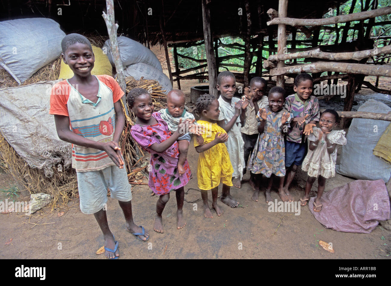 AFRICA KENYA KWALI Young Kenyan children taking care of their baby ...
