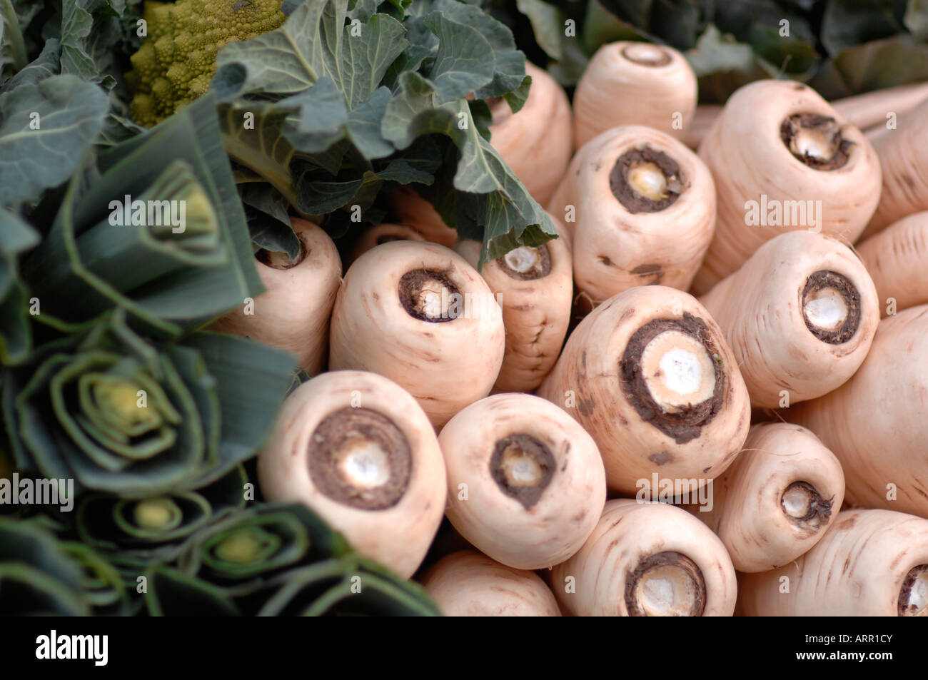 Leeks and parsnips, fruit and veg shop, Hythe, Kent Stock Photo - Alamy