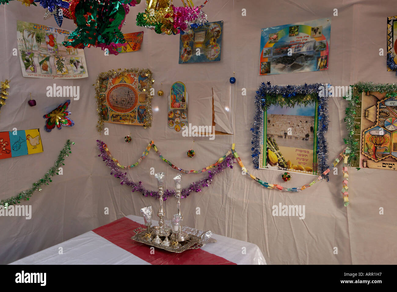 Israel Bnei Brak Succot at the Premishlan congregation Stock Photo - Alamy