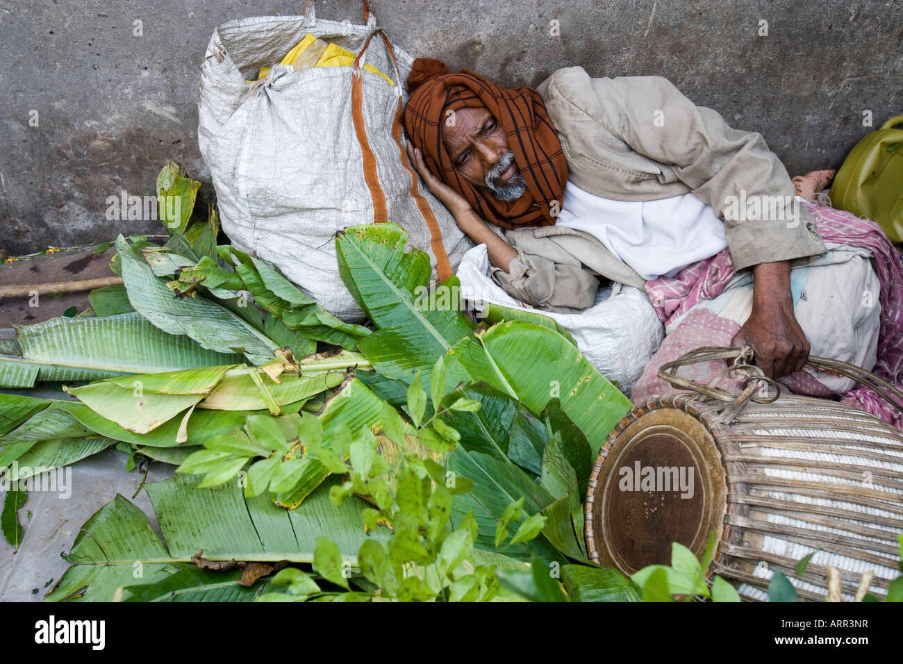 Homeless in india hi-res stock photography and images - Alamy