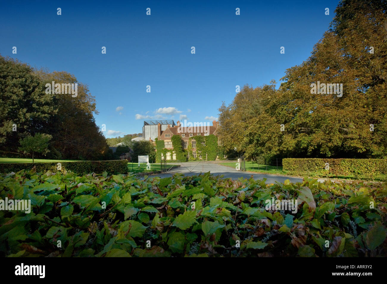 Glyndebourne opera house exterior hi-res stock photography and images ...