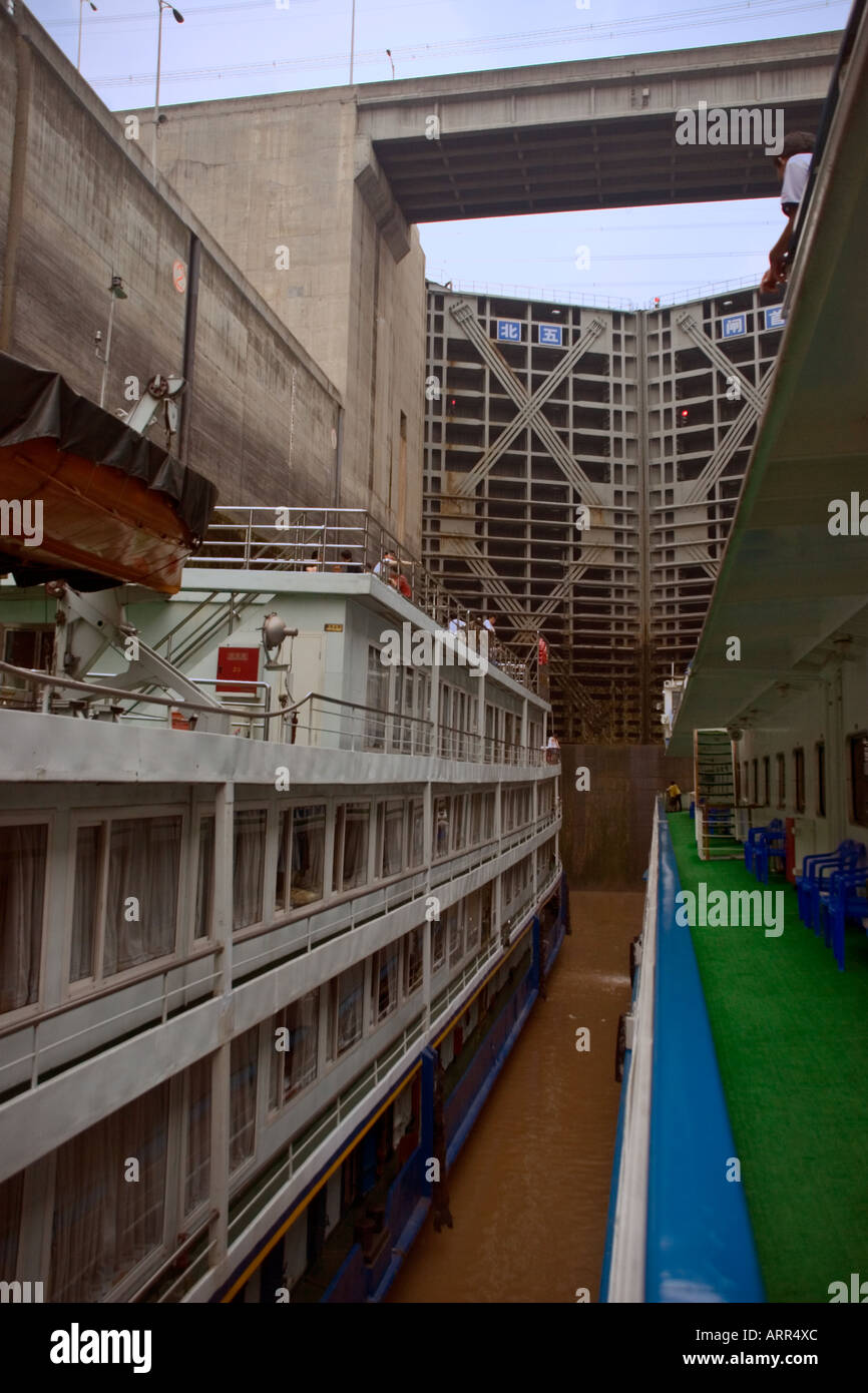 Three gorges dam ship lock hi-res stock photography and images - Alamy