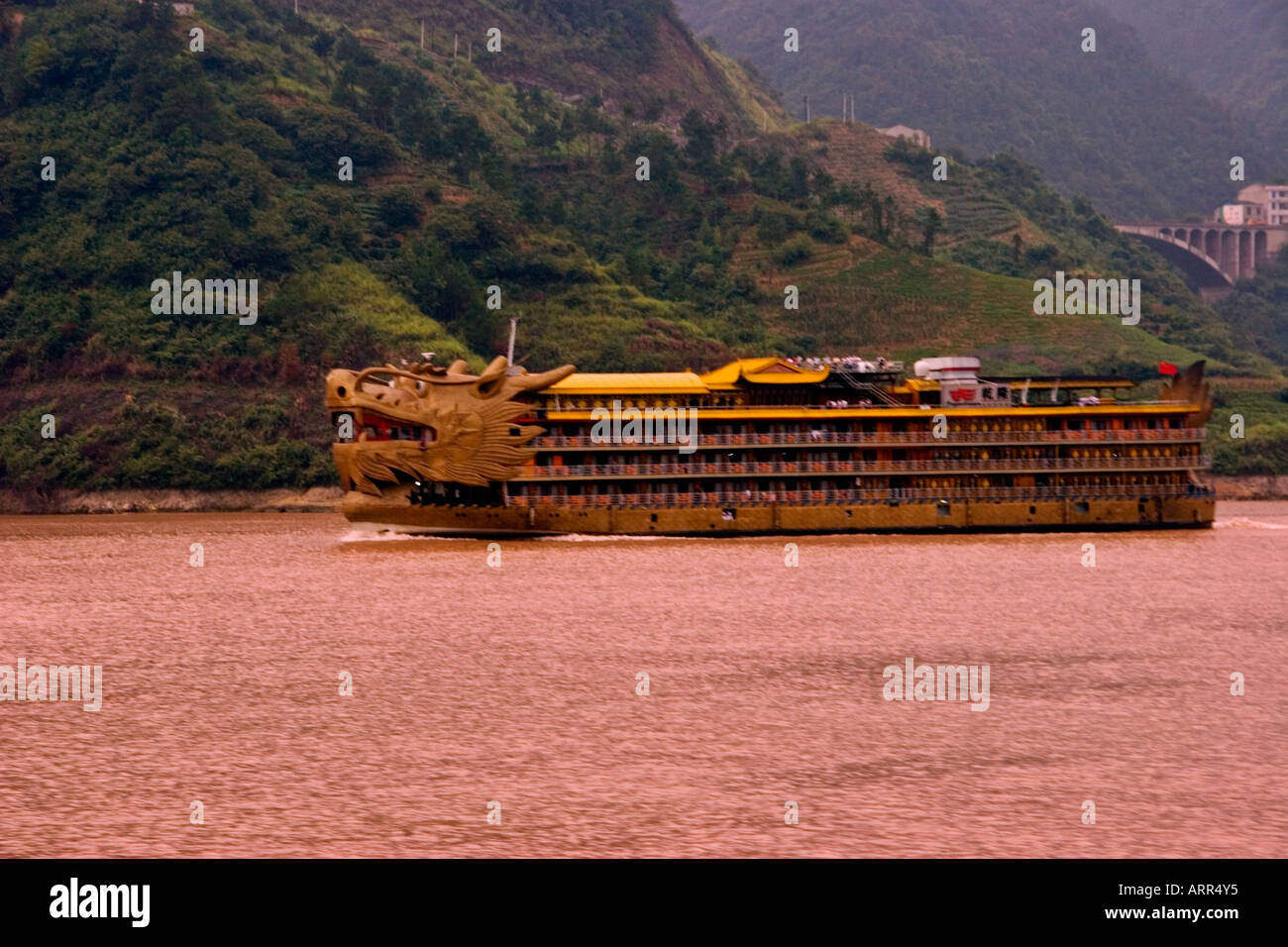 Chang jiang river cruise hi-res stock photography and images - Alamy