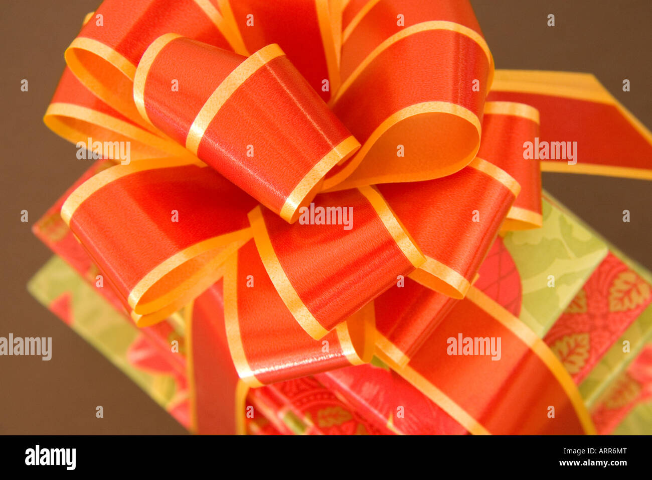 Gift box with red bow Stock Photo - Alamy