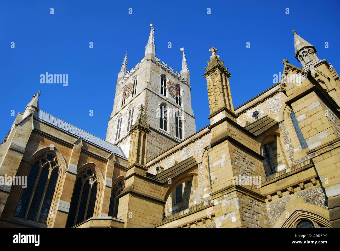 Southwark church hi-res stock photography and images - Alamy