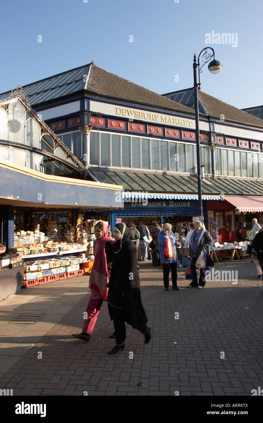 DEWSBURY TOWN CENTRE CENTER MARKET WEST YORKSHIRE ENGLAND Stock Photo ...