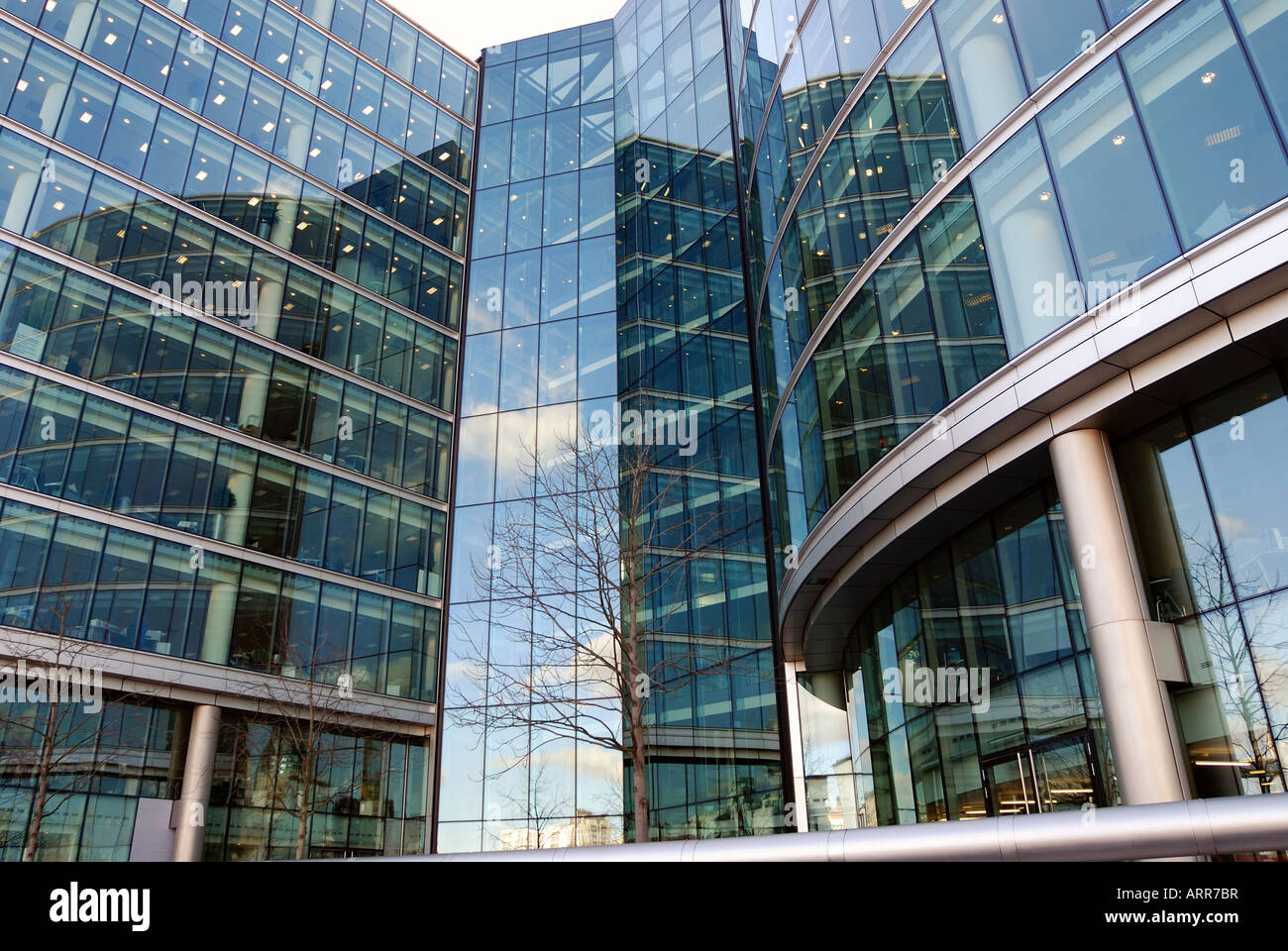 Modern offices hi-res stock photography and images - Alamy