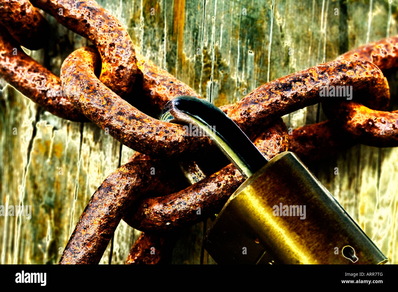 Padlock on a gate hi-res stock photography and images - Alamy