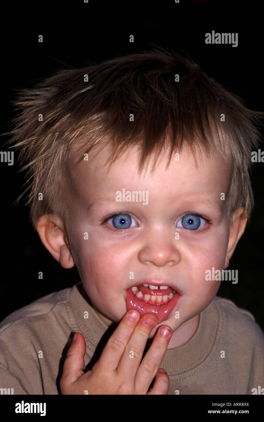 Teeth on show hi-res stock photography and images - Alamy